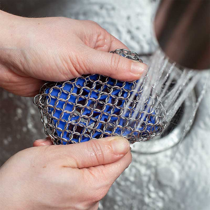 Chainmail Scrubbing Pad | Shop Online | Lodge Cast Iron