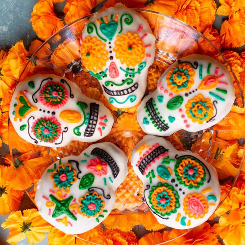 Mini Skull Cake Pan | Shop Skull Molds Online | Lodge Cast Iron